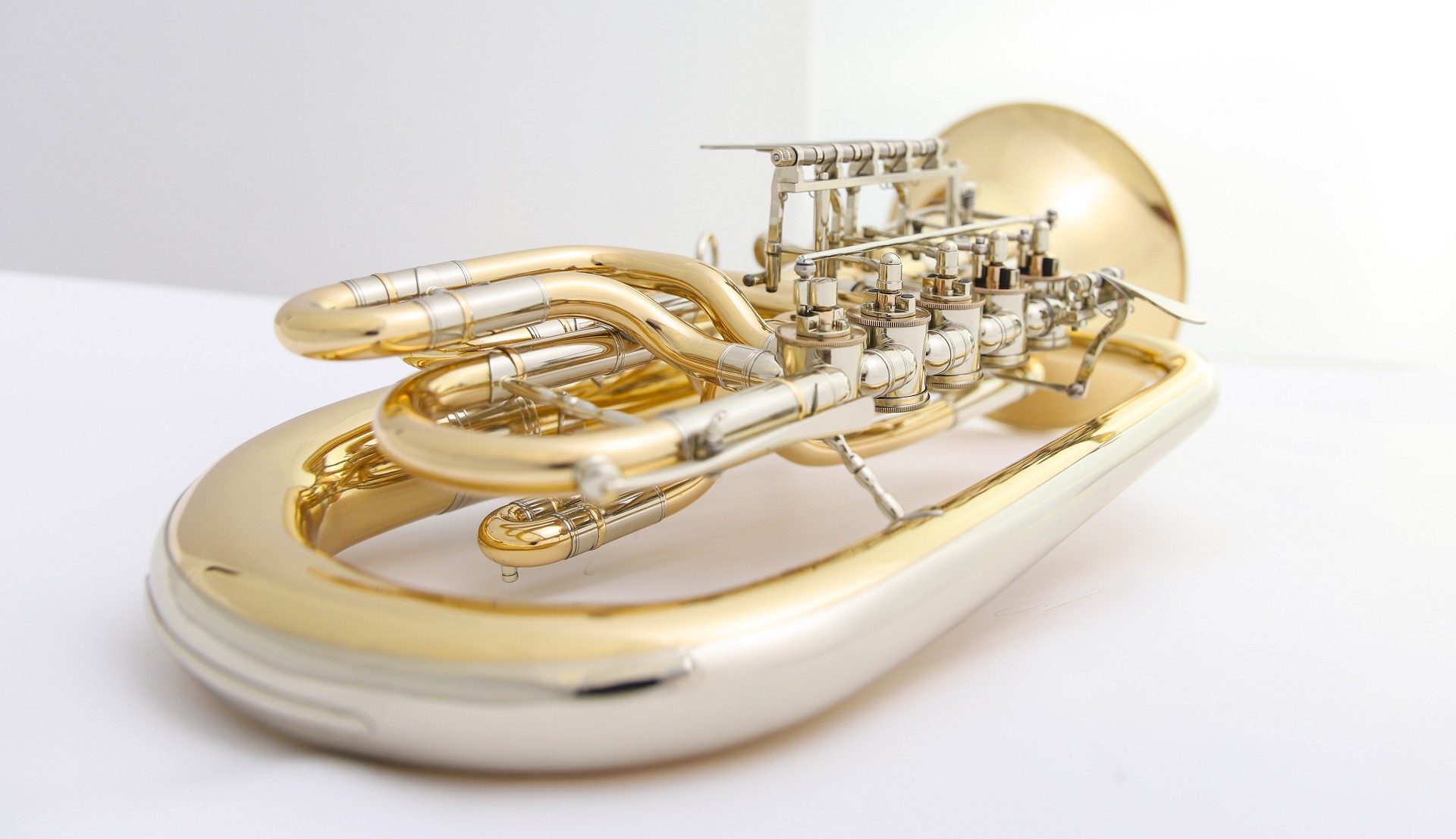Large-bore tenor tuba in Bb – Meisterinstrumente Kroning